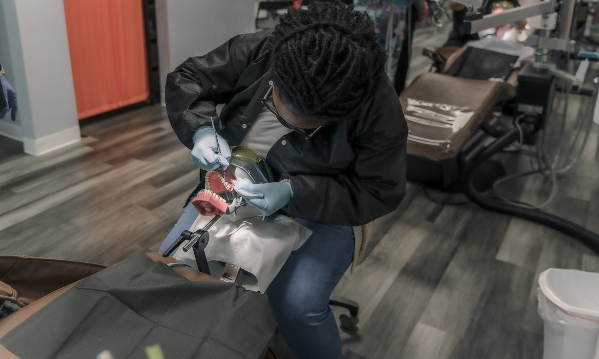 School in Wis. cuts tuition rate for dental hygiene degree | DrBicuspid.com